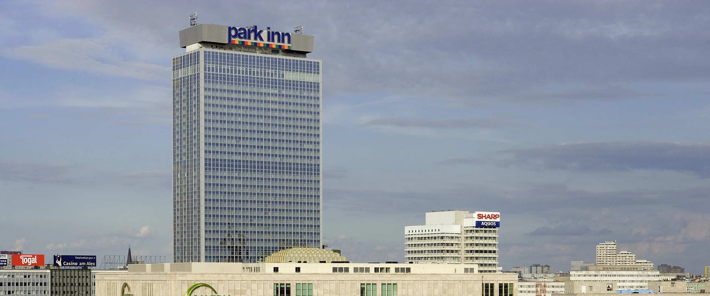 Ticket: Eintritt zur Dachterrasse Park Inn Alexanderplatz | visitBerlin.de