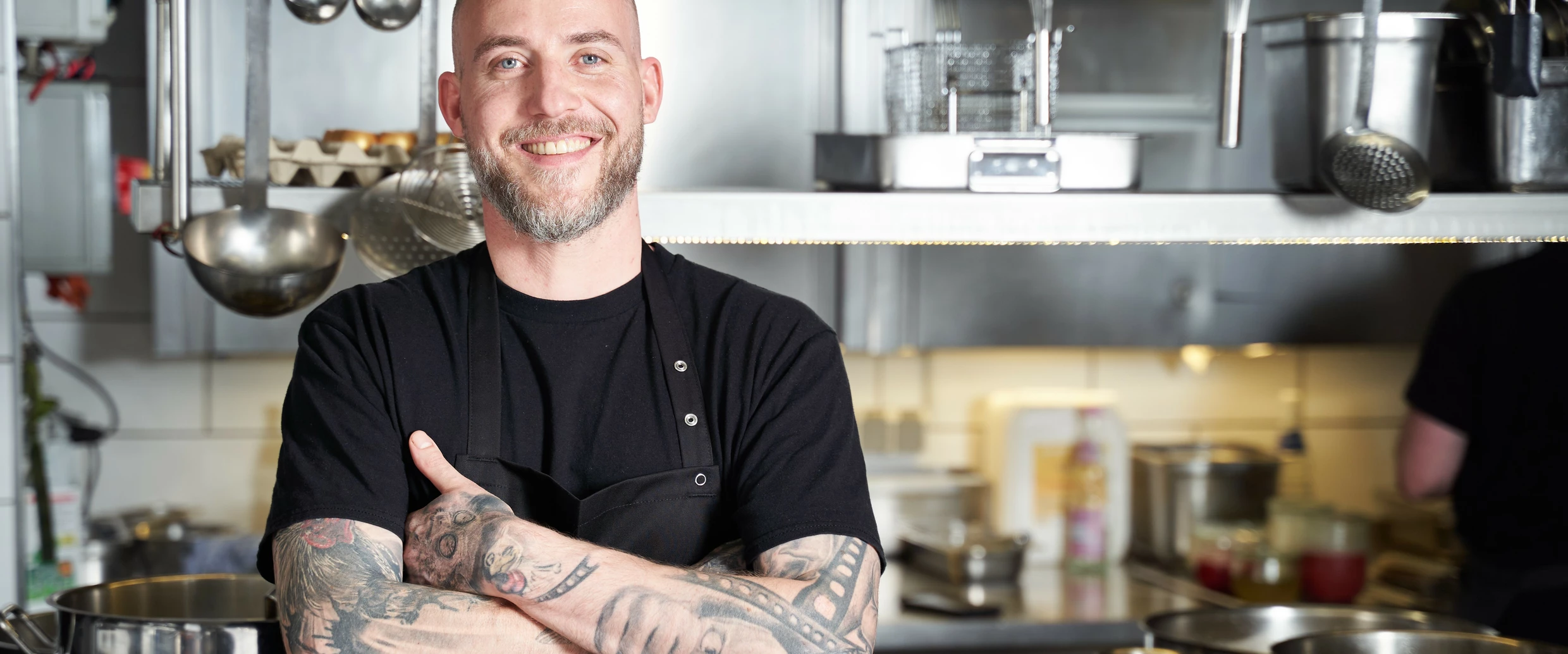 Nicholas Hahn shows you typical Berlin locations | visitBerlin.de